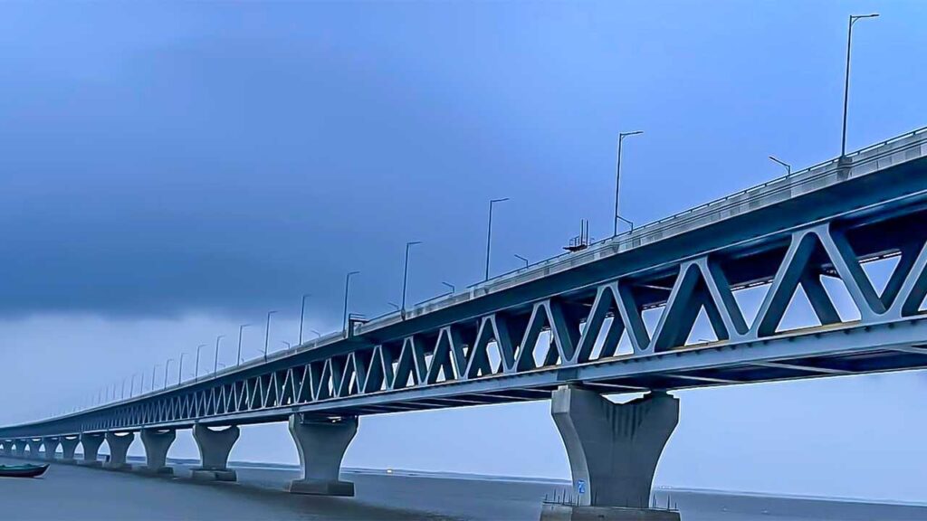 China's Danyang-Kunshan Grand Bridge is World's Longest